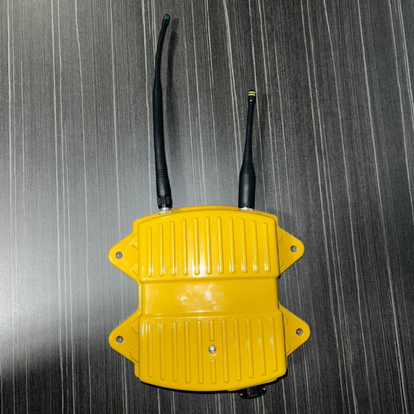 SNR434 Machine Radio - Dual Band | Trimble Exchange Used Equipment ...